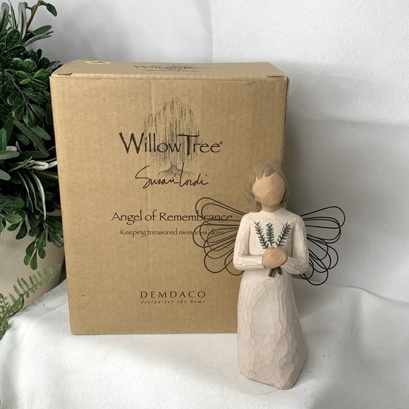 Willow Tree | Accents | 20 Willow Tree Angel Of Remembrance With Box ...